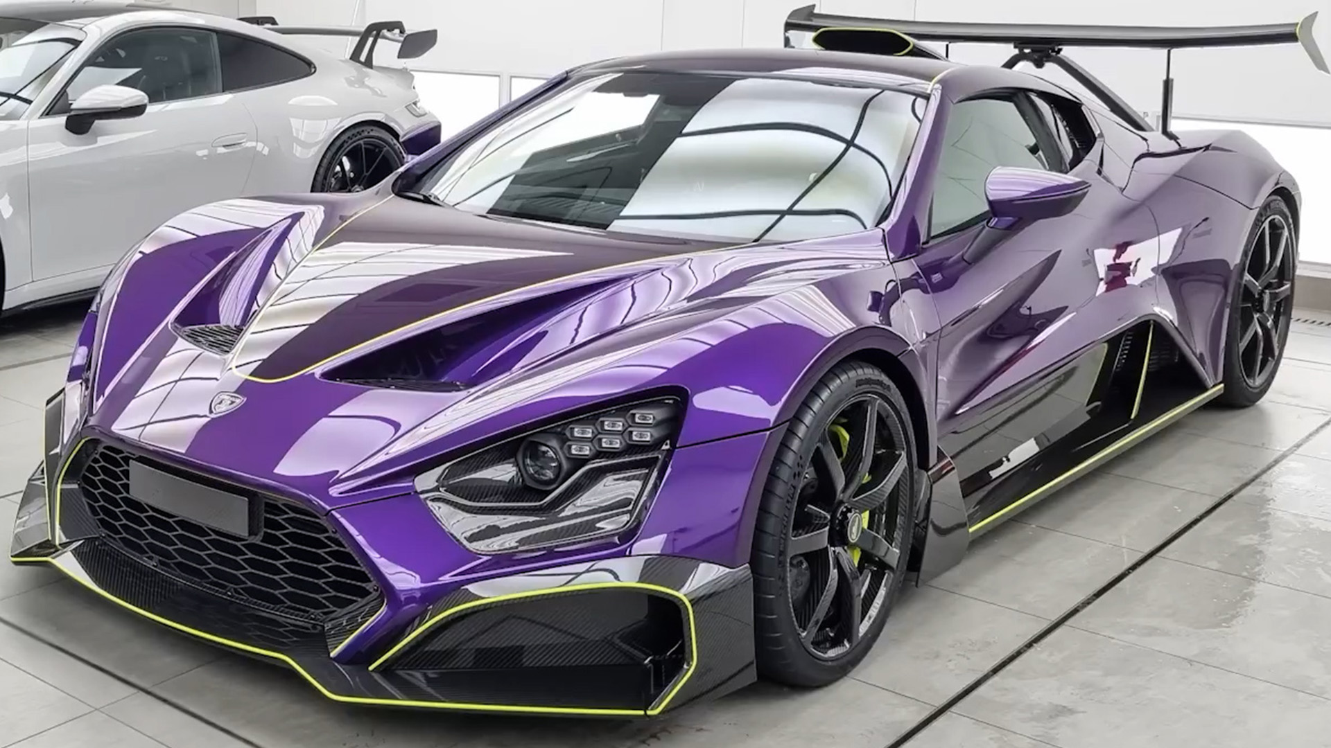 Protecting my Zenvo TSR S with carbon fibre wheel PPF