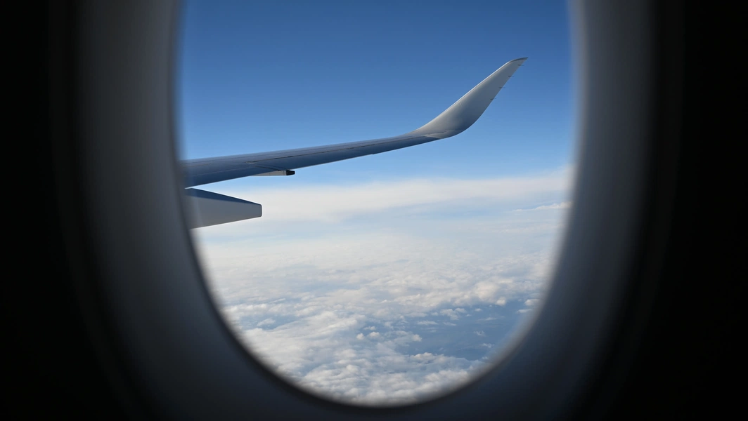 How airplane window holes enhance safety