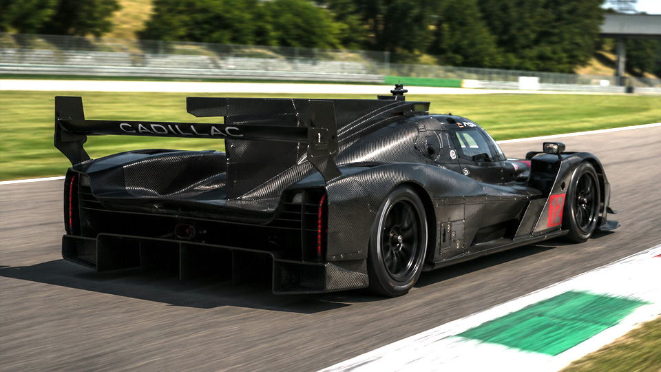 Cadillac LMDh V8 sound flat out on track