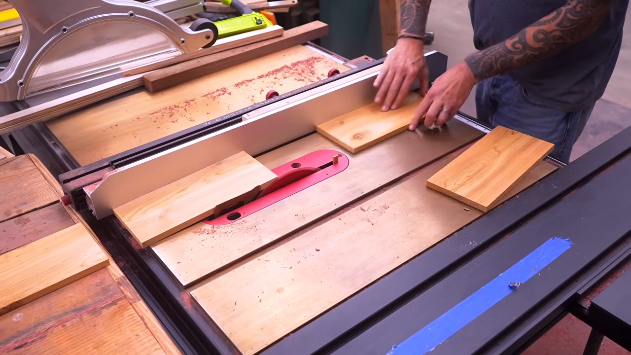 Woodworkers ignore small builds like this - 'biggest money makers ...