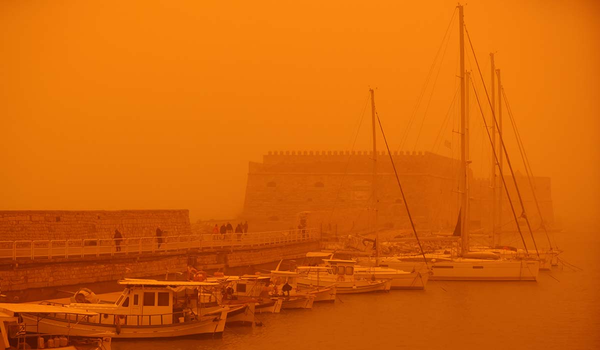 Major warning as Saharan dust with lung-penetrating particles to engulf ...