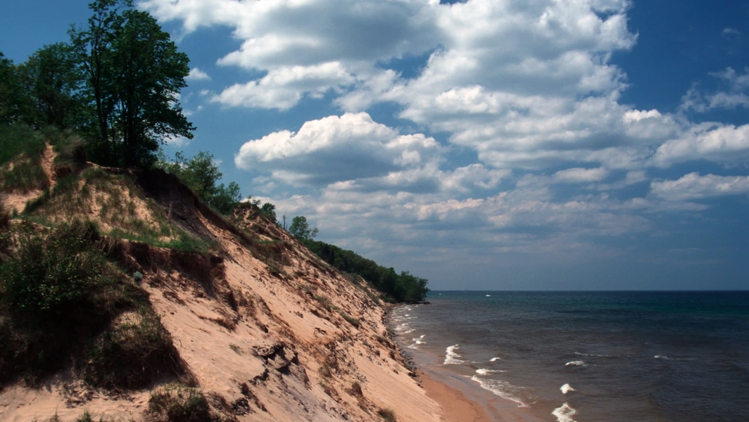 5 Indiana towns surrounded by nature and history
