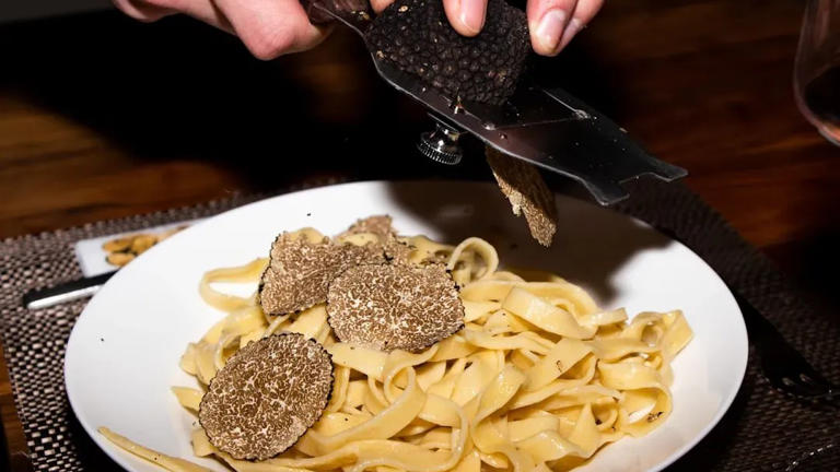 7 restaurant trends food critics say peaked years ago and are still ...