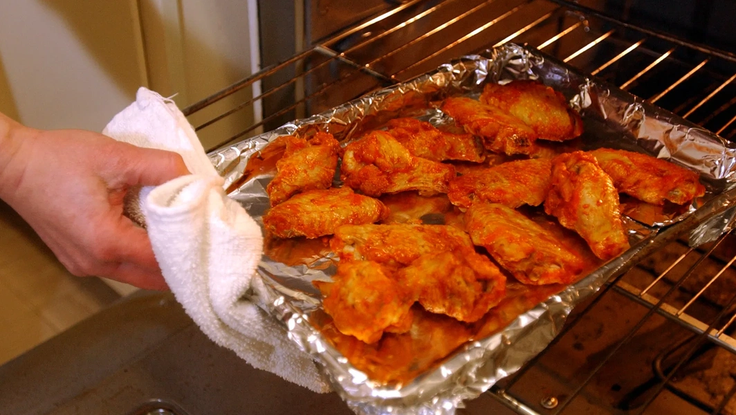 7 fast food chains serving bone-in wings