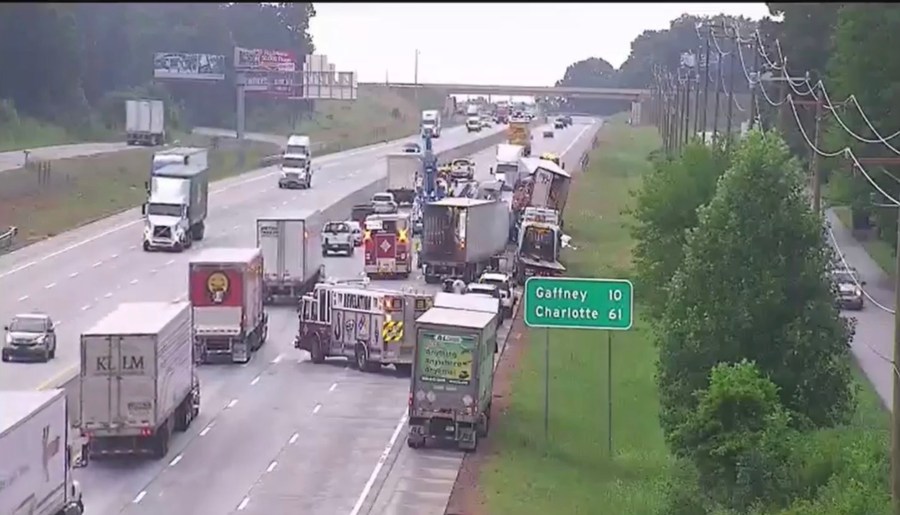 Lanes reopened after early morning crash on I-85N in Spartanburg Co.