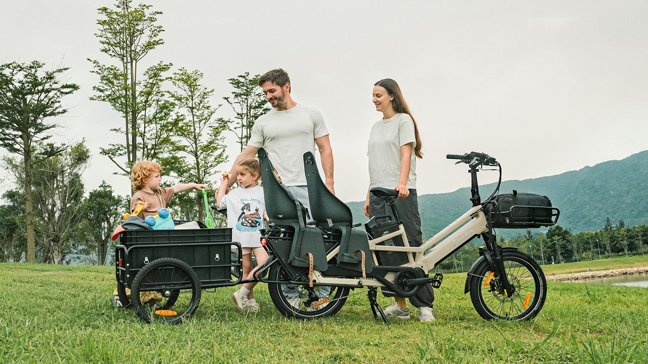 Fiido's new cargo e-bike doubles as a giant power bank for your drone ...