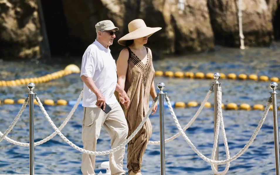 Robert De Niro makes rare public outing with Tiffany Chen in French Riviera