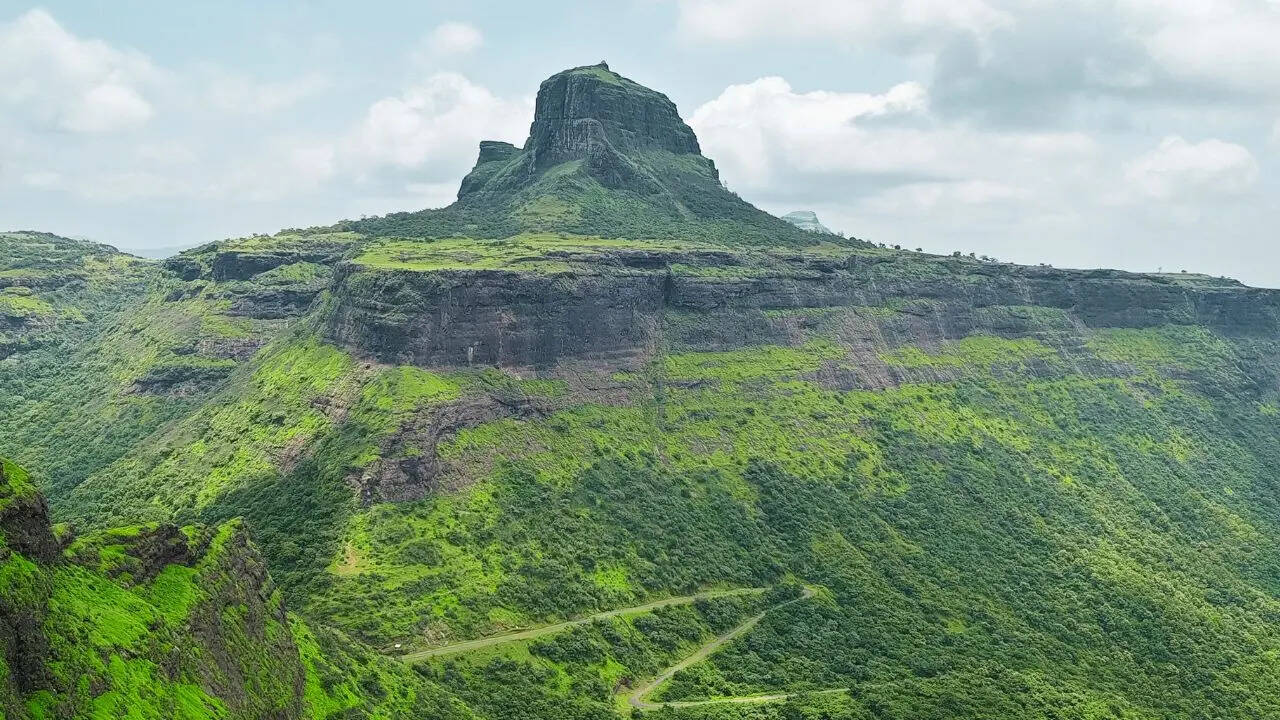 5 must-visit forts in Maharashtra during the monsoon and what ...