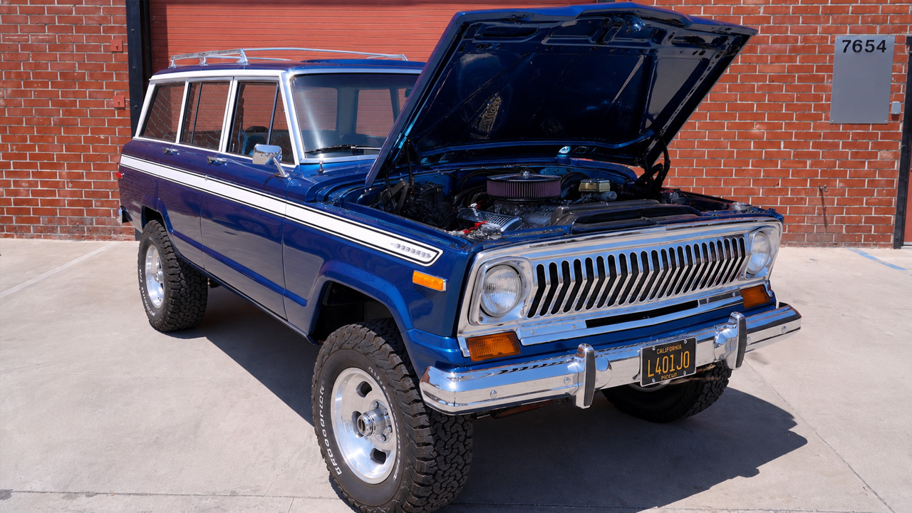 Classic Grand Wagoneer hides a modern Hemi heart