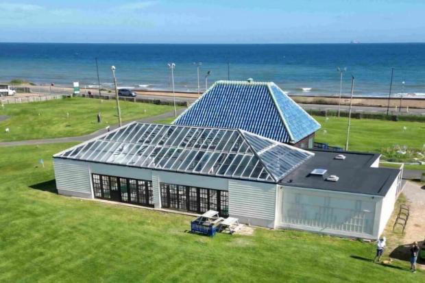 Sandown's seafront golf attraction announces closure of cafe