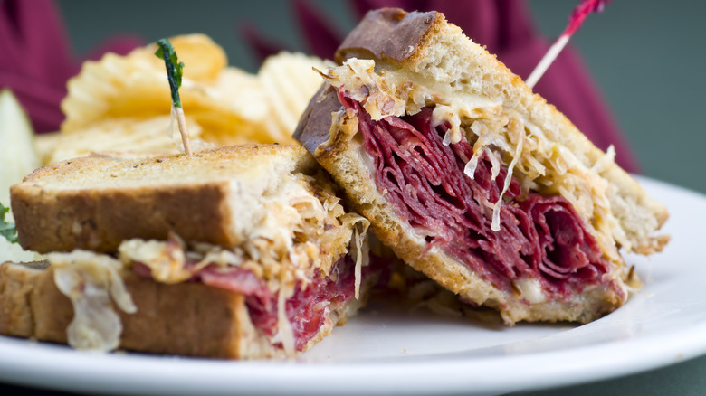 Corned beef vs roast beef: The differences you should know