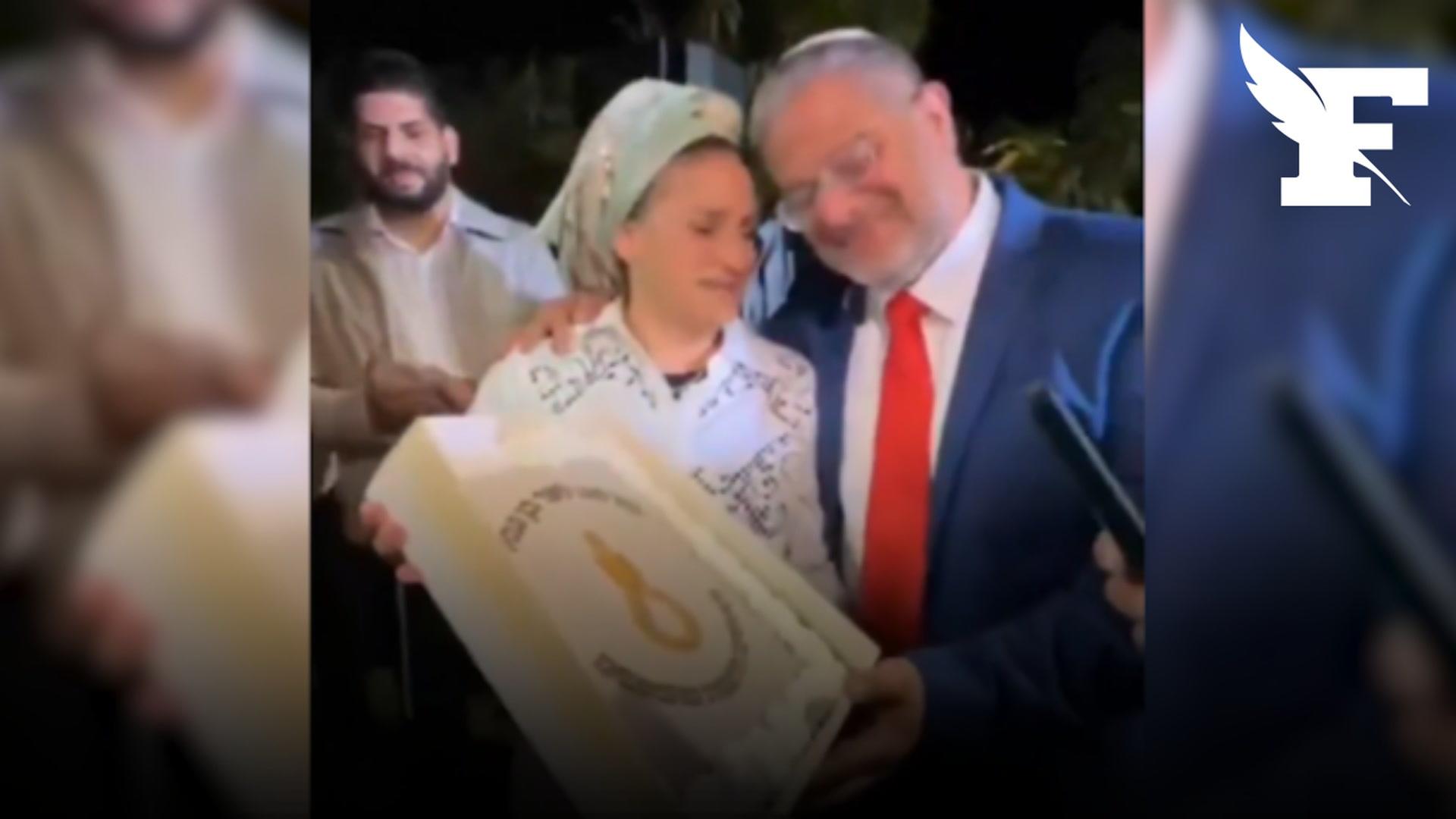 Pour ses 50 ans, un ministre israélien reçoit un gâteau représentant un ...