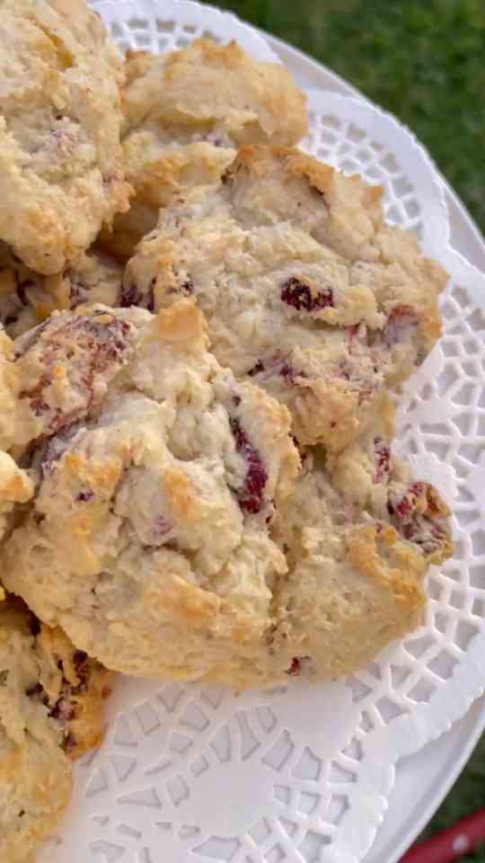 Strawberry cheesecake cookies that melt in every bite