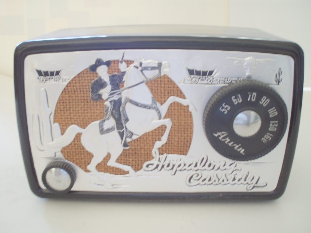 16 vintage lunchboxes worth more than most people’s daily paycheck