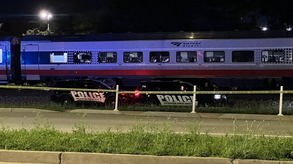 Man hit, killed by Amtrak train on tracks near Western Michigan University