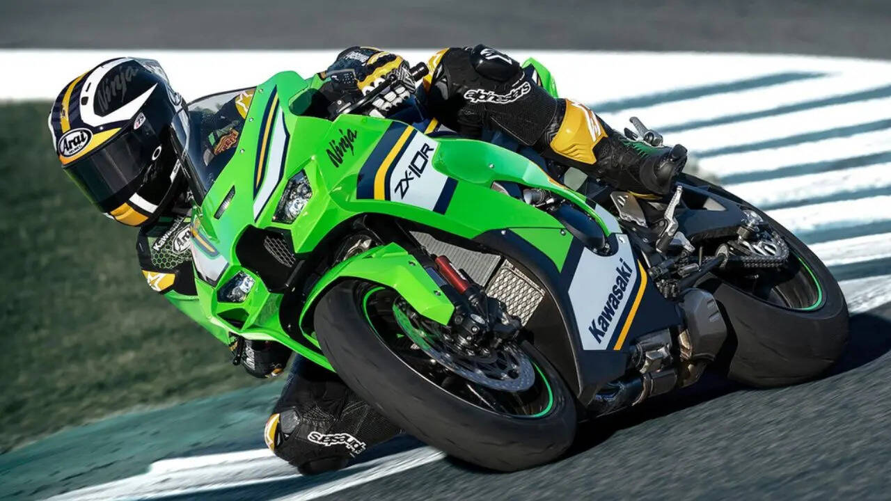 Kawasaki Ninja ZX-10R - Everything you get for Rs 20.79 lakh