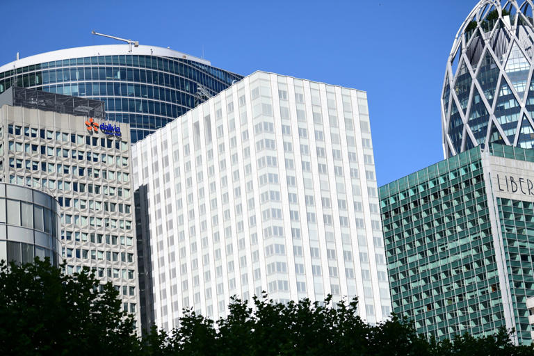 Canicule : pourquoi les tours de La Défense ne seront plus climatisées ...