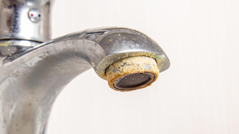 Eliminating hard water stains is a breeze with a handy aluminum foil trick