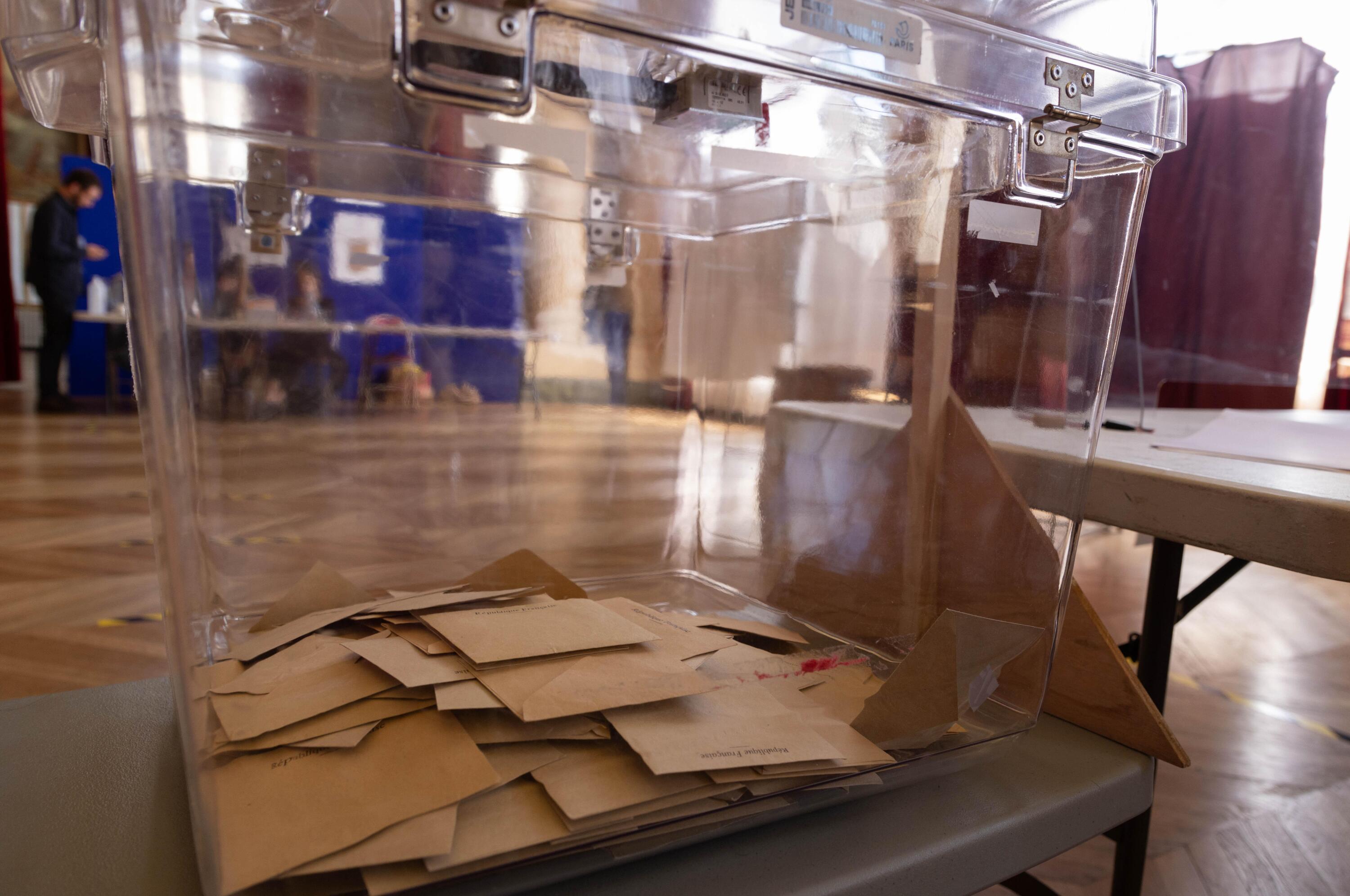 Bulletins annulés à tort, professions de foi non livrées : deux maires ...