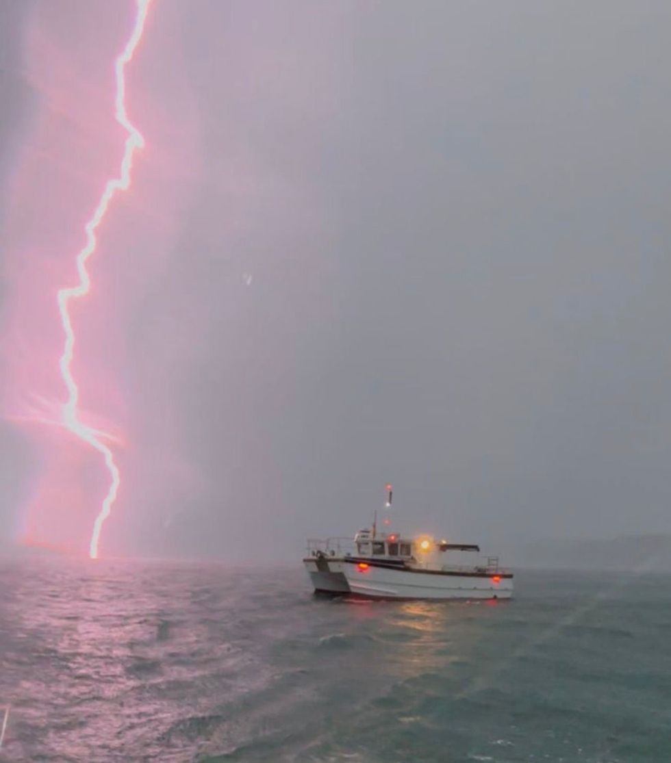 Lightning and thunder batter Britain overnight ahead of 'extreme' heat ...