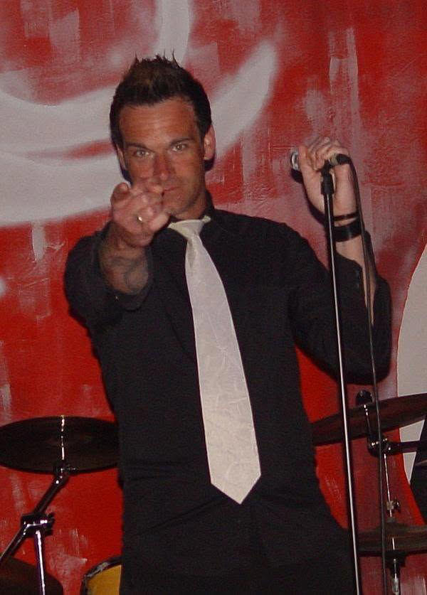 „Sir Williams“: Europas dienstälteste Robbie Williams Tribute Band ...