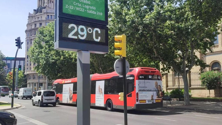 El calor deja fuera de servicio uno de cada cinco buses de Zaragoza ...