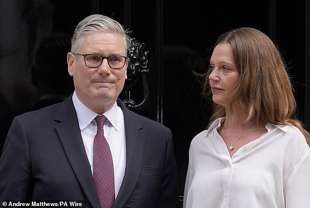Report: Team Burnham's fury at Starmer for choosing an early exit