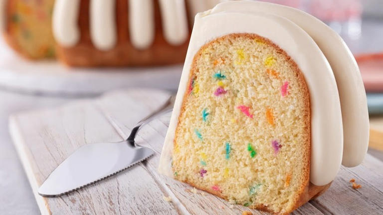 The 10 best flavors at Nothing Bundt Cakes, according to reviews
