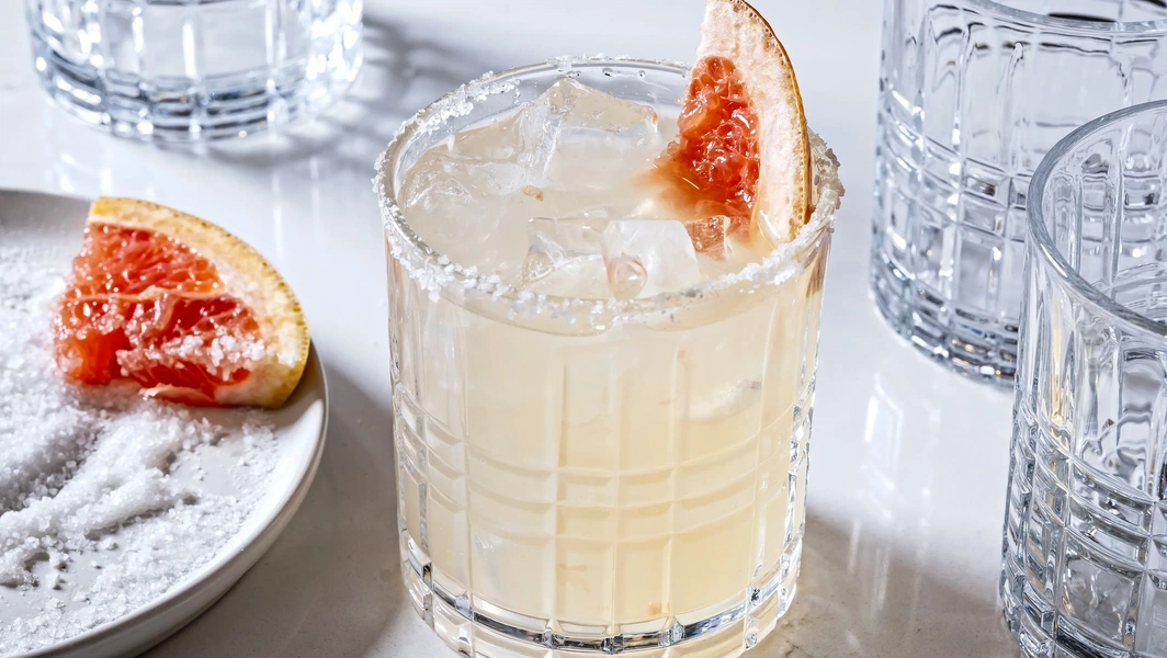 8 refreshing grapefruit cocktails and mocktails