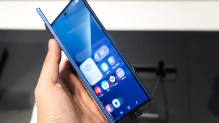 What owners say is the biggest problem with foldable phones