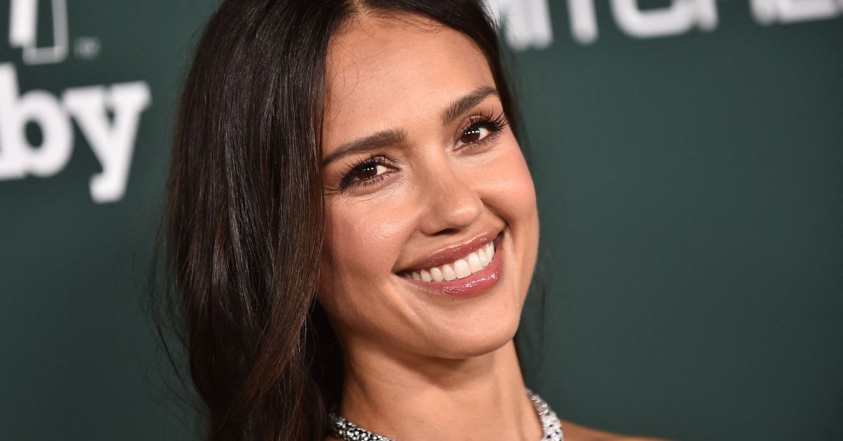 Jessica Alba does fun TikTok dance with 18-year-old daughter: watch