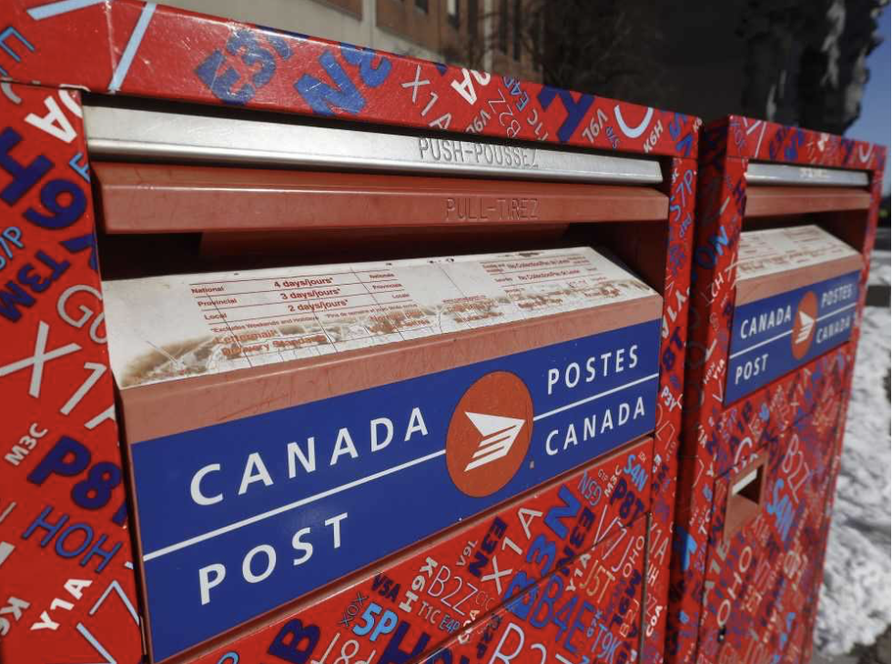 Canada Post paid bonuses despite record losses in 2025