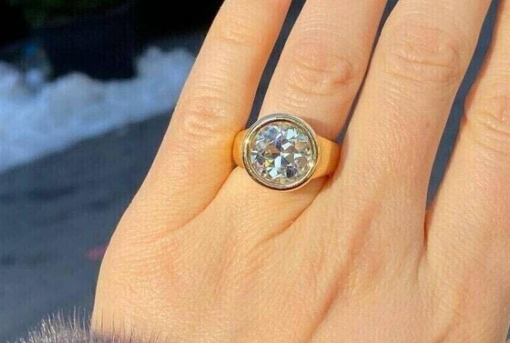 10 flattering engagement rings based on your hand shape