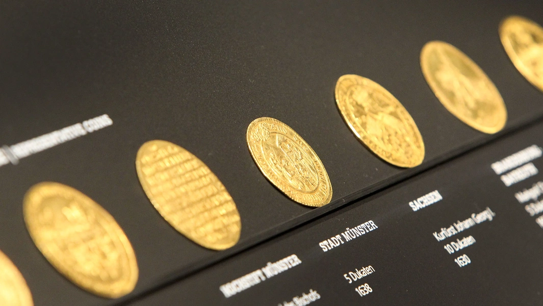 7 rare coins and banknotes worth millions