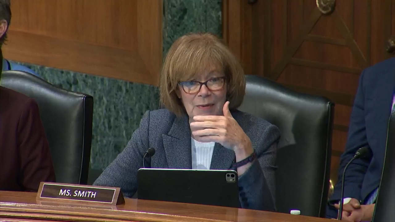 'This is a bad situation': Tina Smith highlights the failures of Trump ...