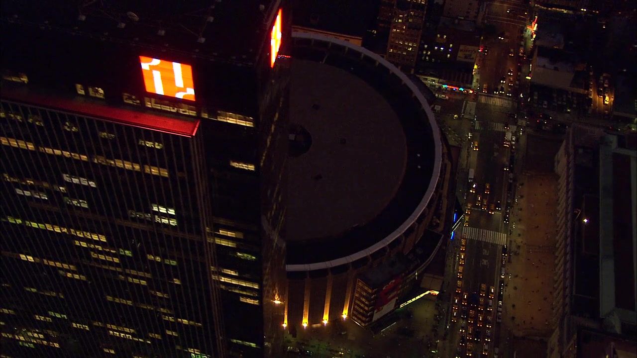 Madison Square Garden fall leaves fan dead