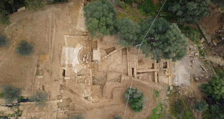 A 2,200-year-old lecture hall that was part of an ancient Greek school ...