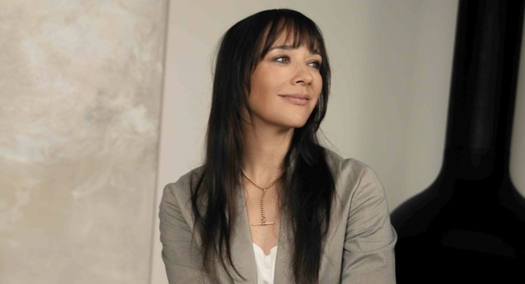 Rashida Jones joins Danish hair care brand Hårklinikken