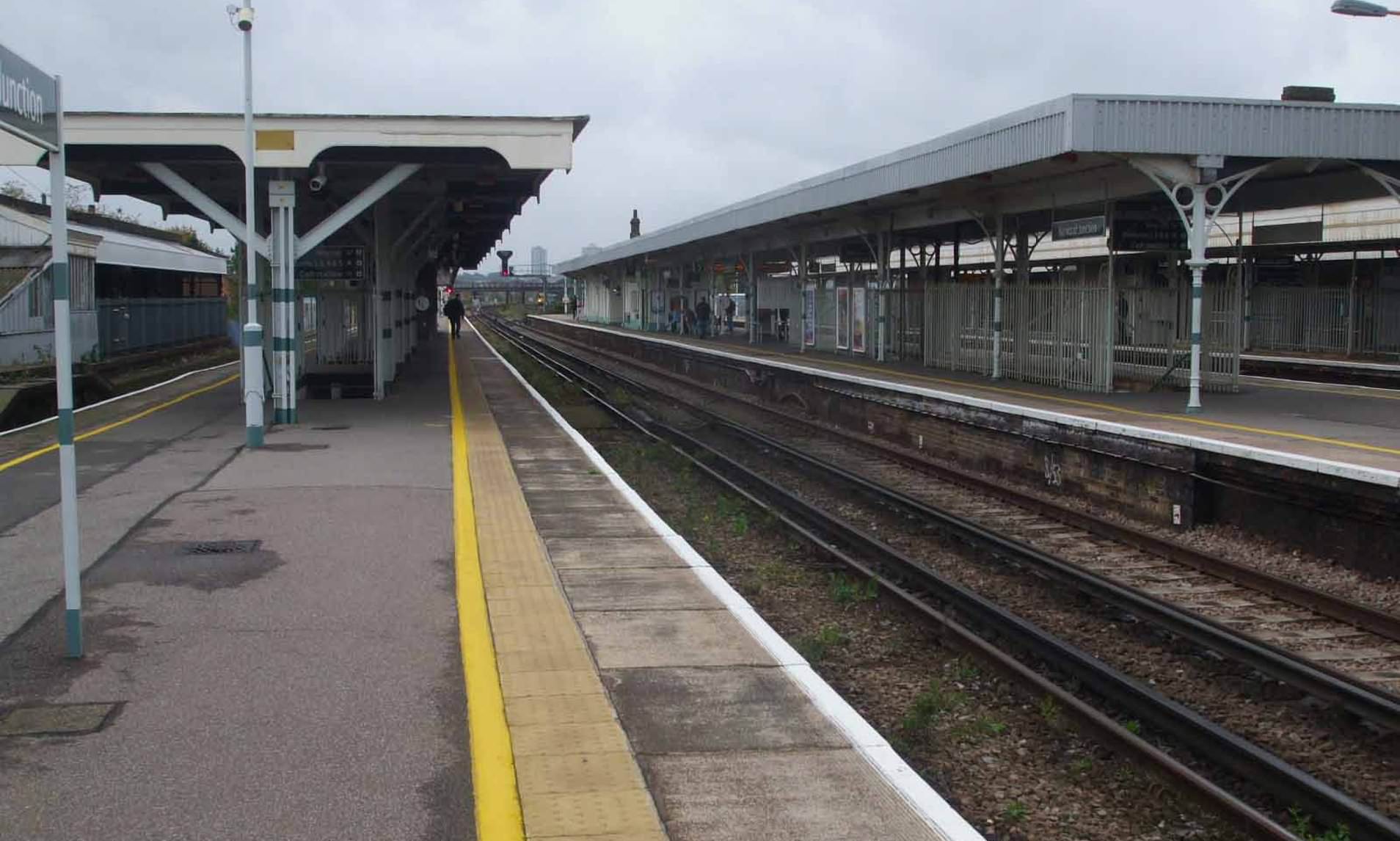 TUBE DRIVER TOOK PERSONAL CALL AS TRAIN LEFT WITH DISABLED PASSENGER'S ...