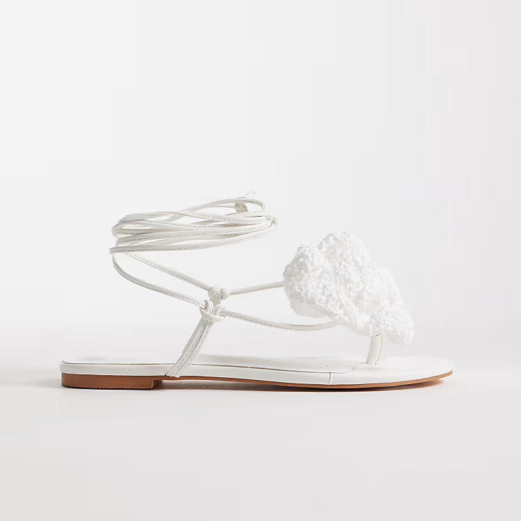 Quelles chaussures d'été tendance porter avec la jupe bohème en 2026