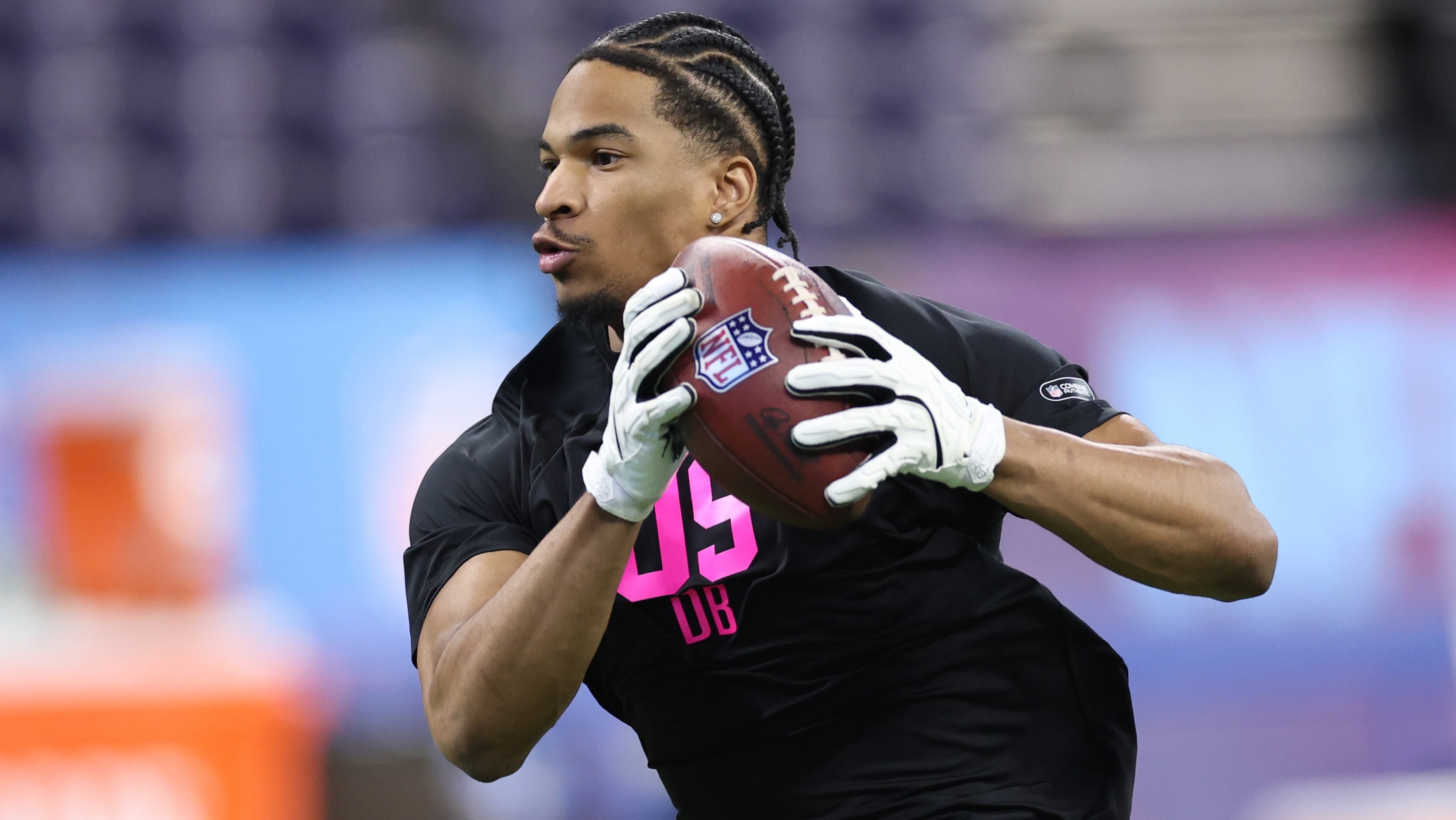 Steelers rookie named 'biggest surprise' after holding his own against ...