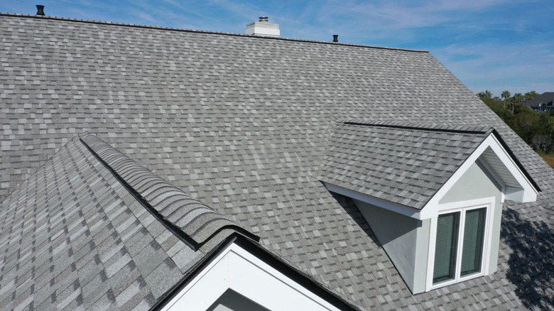 10 signs your roof is too old