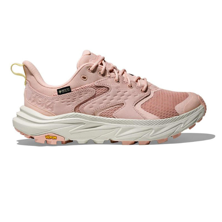 I've been wearing Jessica Alba's Hoka walking boots in all seasons ...