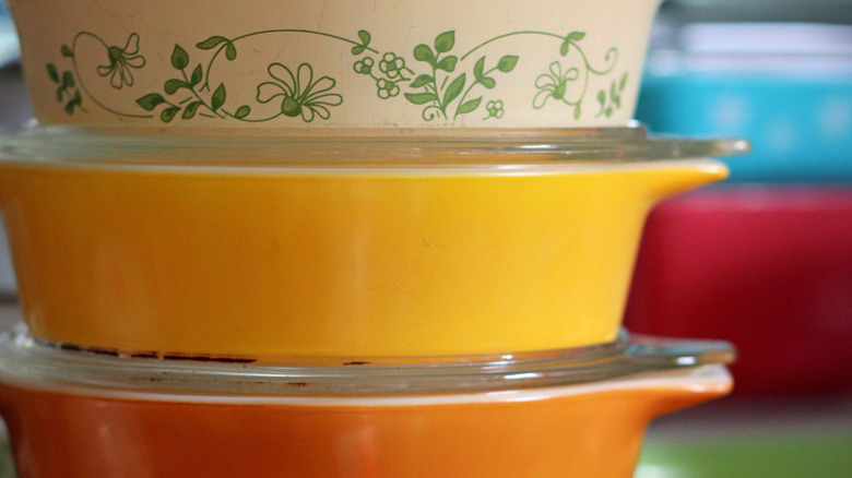 The vintage dishware set from Pyrex that's worth hunting for at thrift ...