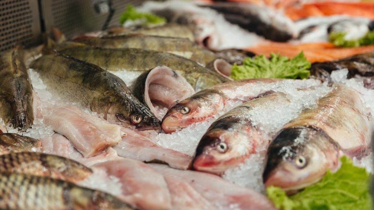 Seafood Deals Worth Every Dollar: Restaurant Chains Serving Fried Whole ...