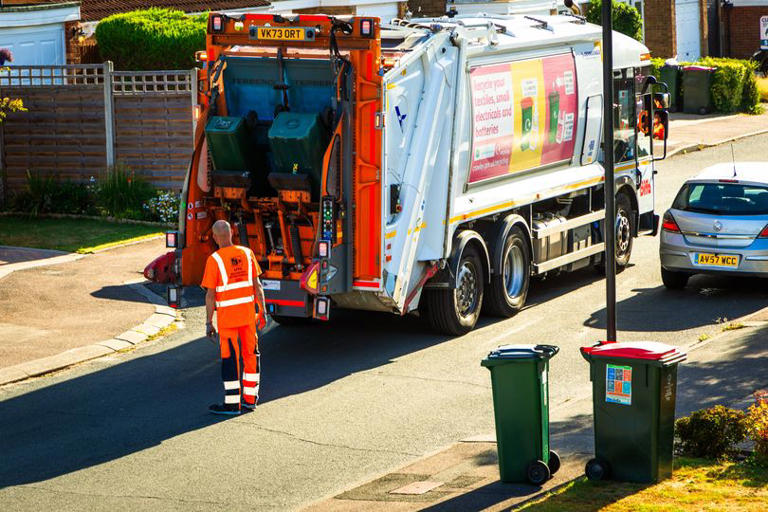 Binman says 1 thing should never go in your recycling bin - even though ...