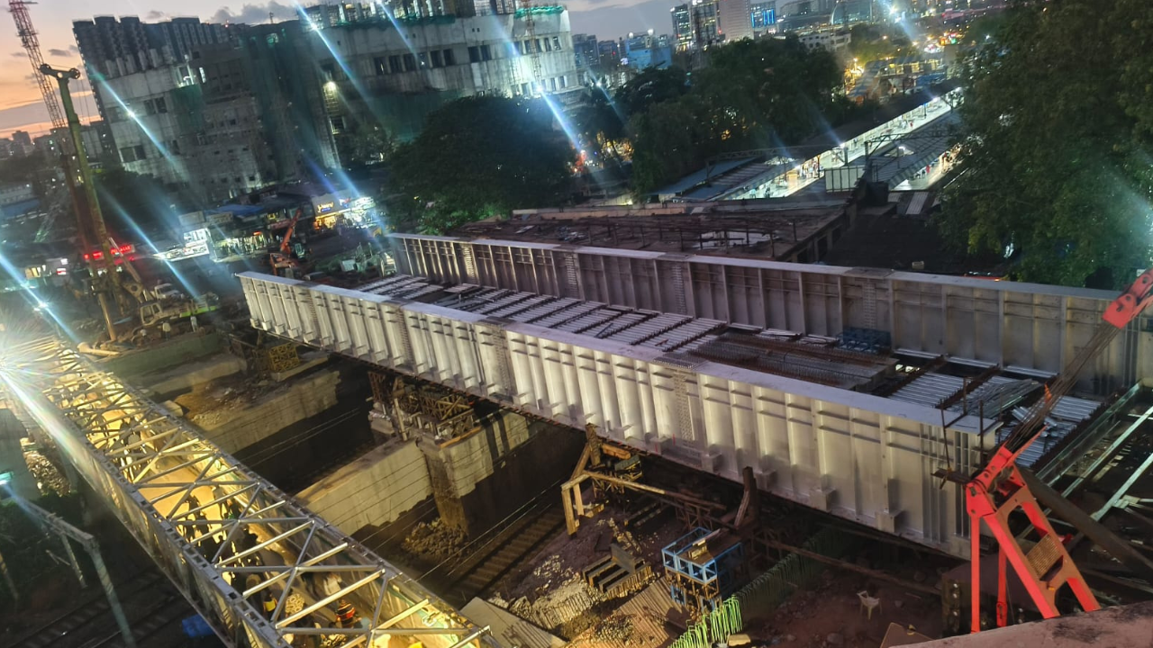 500-tonne girder launched for Sion ROB as part of CSMT-Kurla rail ...