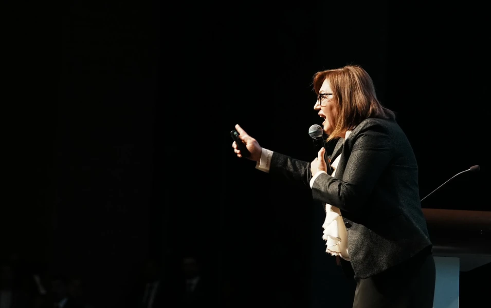 Master public speaking with confidence and connection