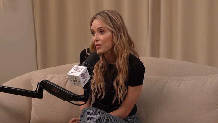 Jenny Mollen jokes that son is a 'predator' while defending 'toxic guy ...