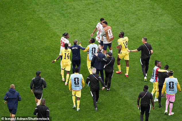 Jude Bellingham involved in half-time bust up with Ghana manager Carlos ...